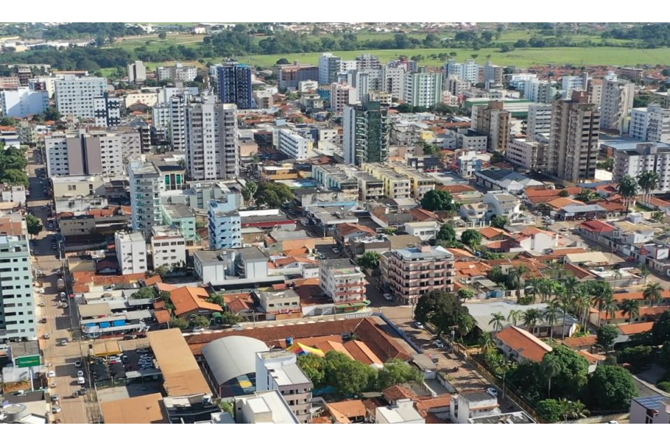 Câmara Municipal de Unaí parabeniza o município pelos seus 77 anos ...